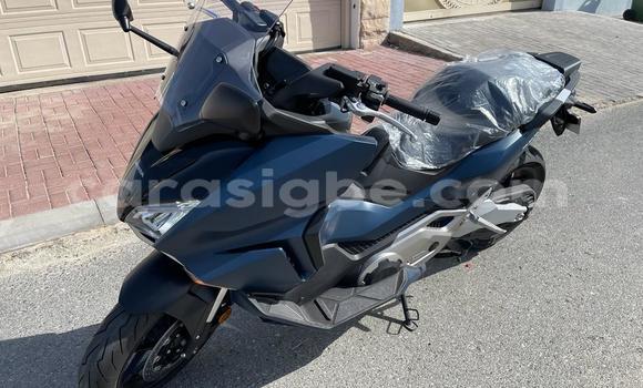 Buy used honda forza blue bike in lome in togo - carasigbe
